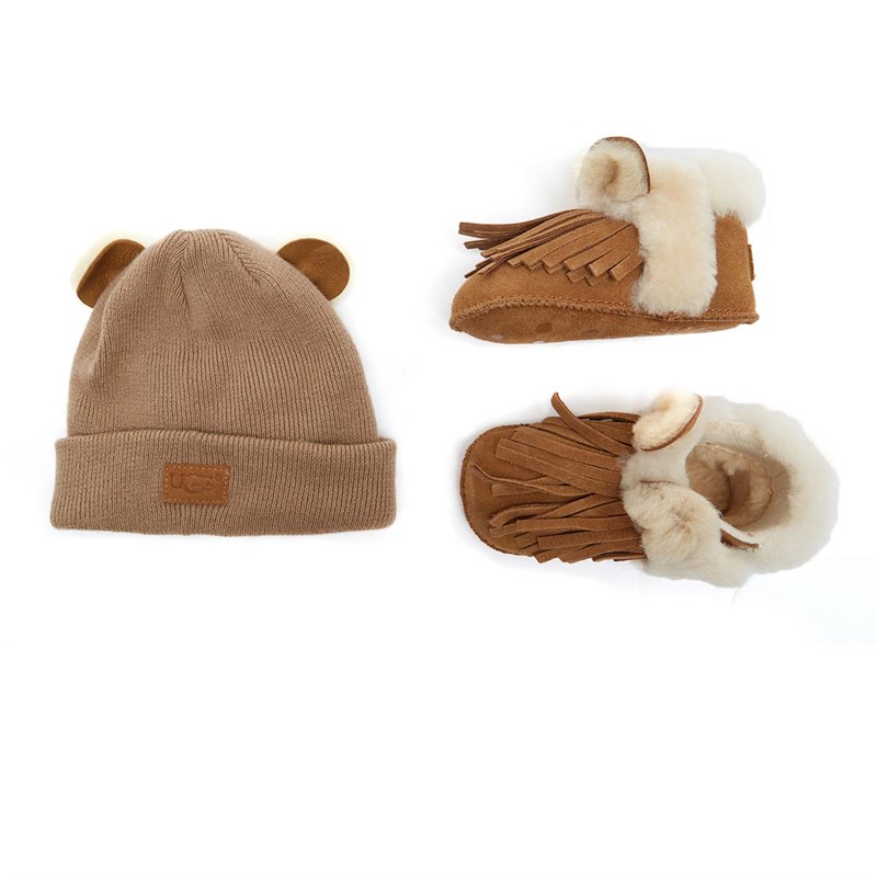 Buy UGG Baby Girls Darlala Booties And Hat Gift Set Chestnut Buy UGG Baby Girls Darlala Booties And Hat Gift Set Chestnut